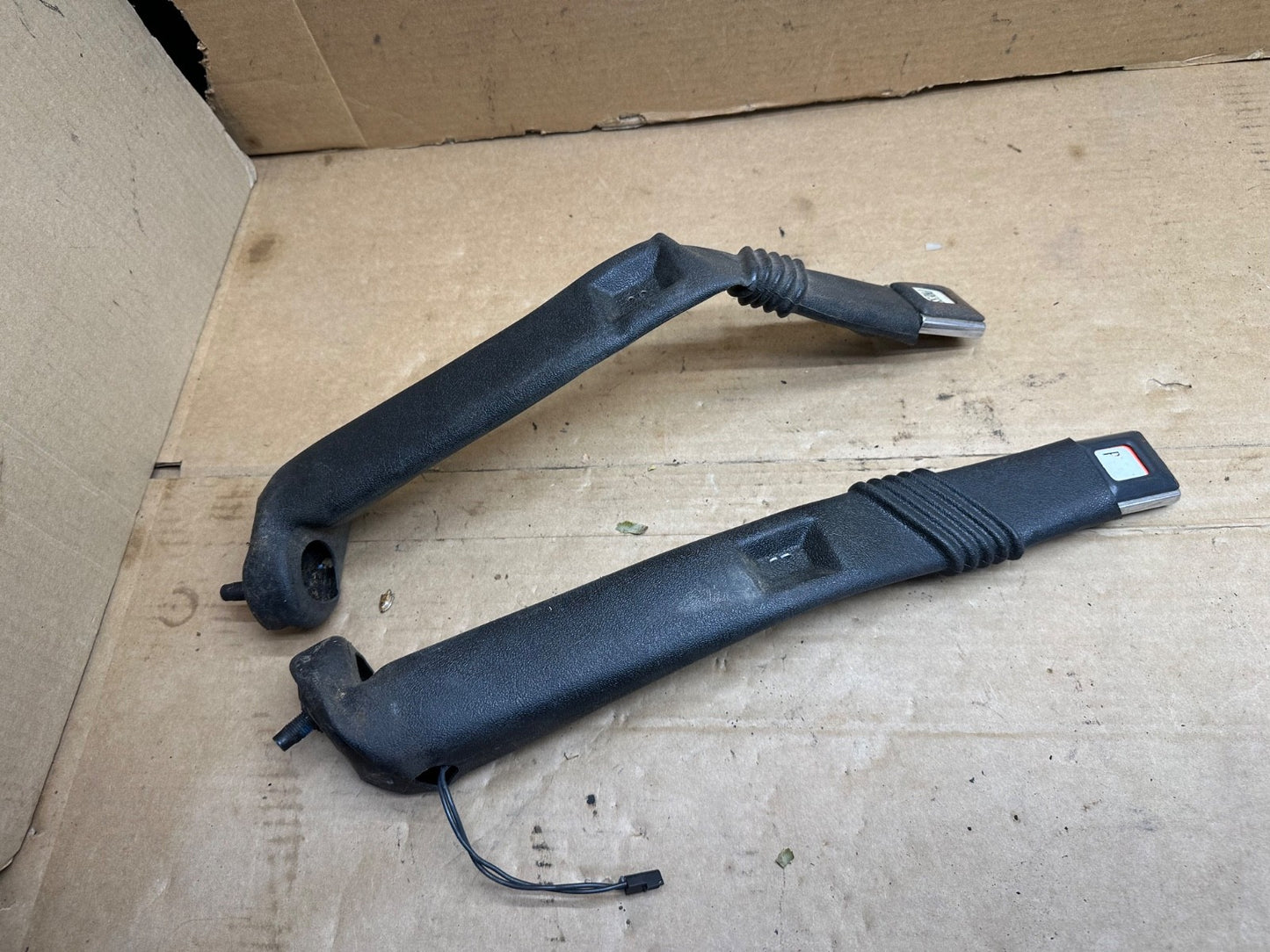 Jeep Wrangler YJ 91-95 OEM Right Left Front Female Seat Belt End Buckl ...